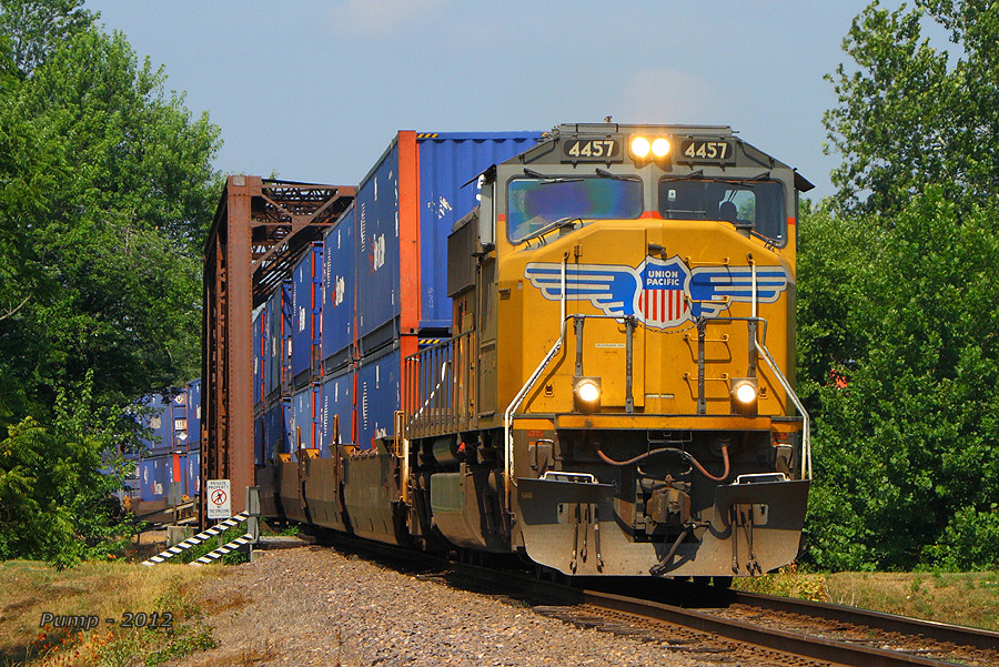 Northbound UP Intermodal Train